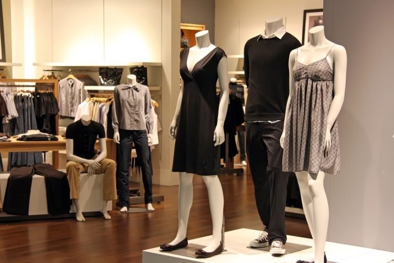 What Does a Fashion Stylist Do? - Fashion Up Today